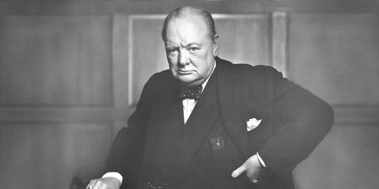 Winston Churchill: historia y biografía del líder británico