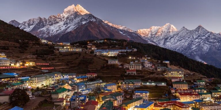 Nepal: informação, governo, clima, idioma e características