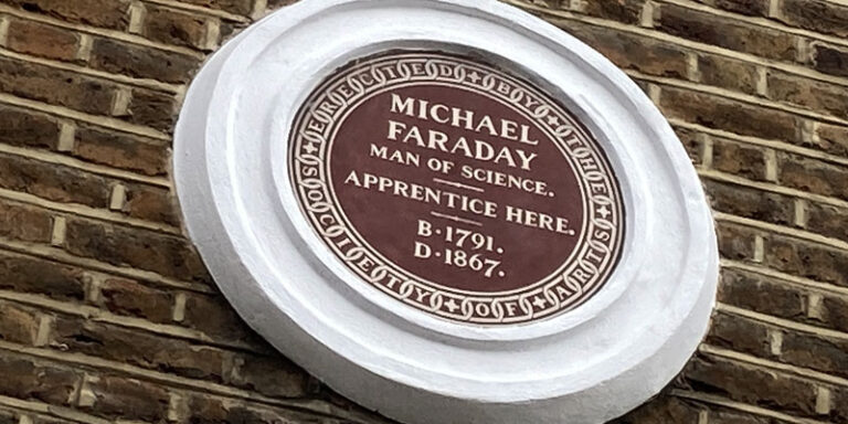 Michael Faraday: quién fue y cuáles fueron sus descubrimientos
